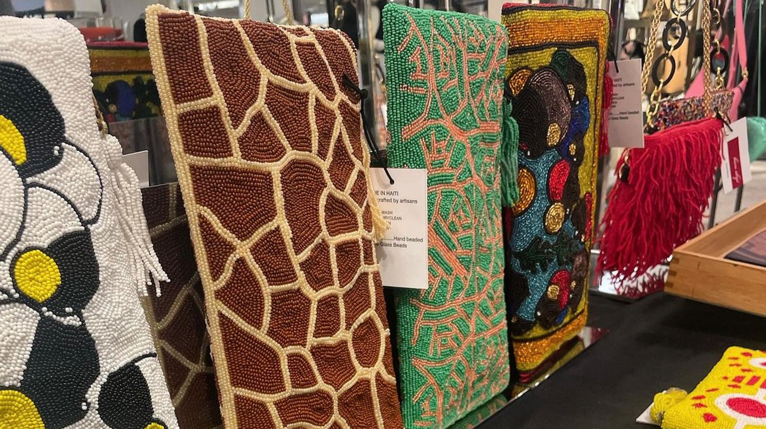 Bien Abye | Handcrafted Fashion by Haitian Artists - Unique & Stylish